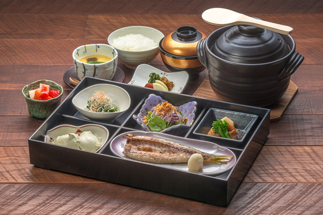 프라이빗 전용차량 유후산 중턱의 작은 산장 같은 별채 료칸 카에데노소자 2박3일