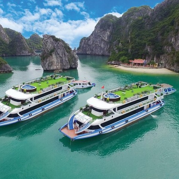 영어 가이드 라카스타 And 퀸 럭셔리 하롱베이 크루즈 Lacasta And Queen Halong Bay Tour